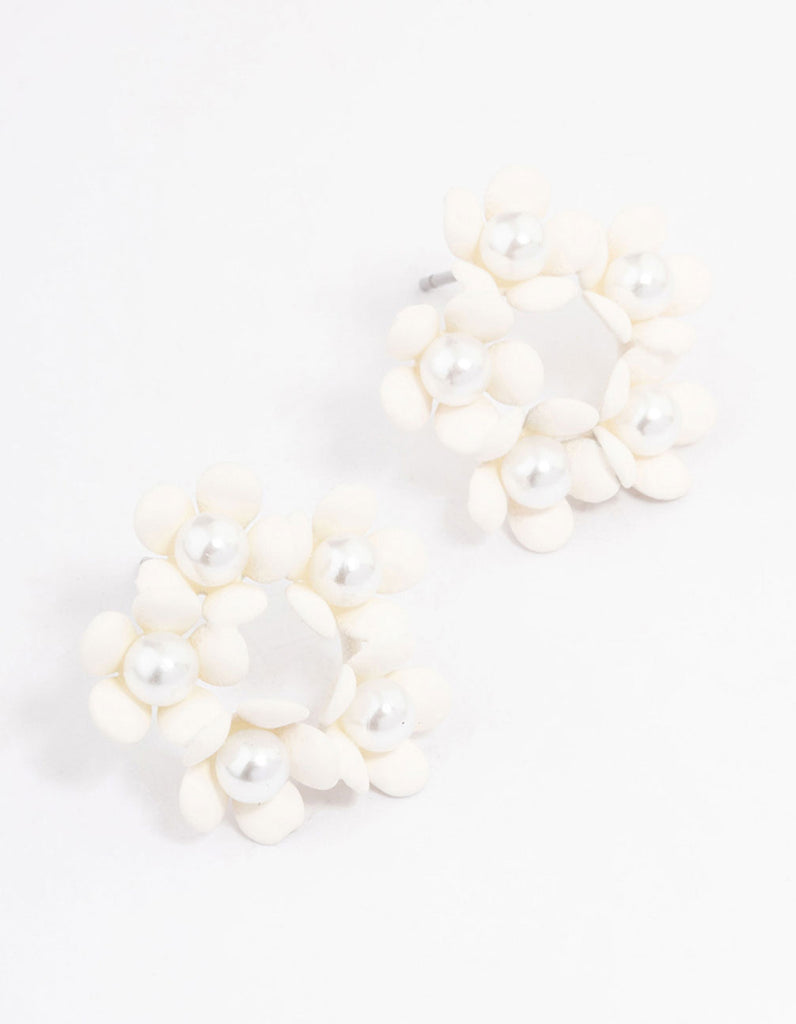 Cream Flower & Pearl Circle Stud Earrings - Lovisa